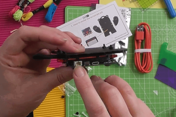 Building the scroll:bit Bear Badge Kit